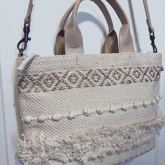 Universal Thread | Bags | Universal Thread Goods Coembroidered ...